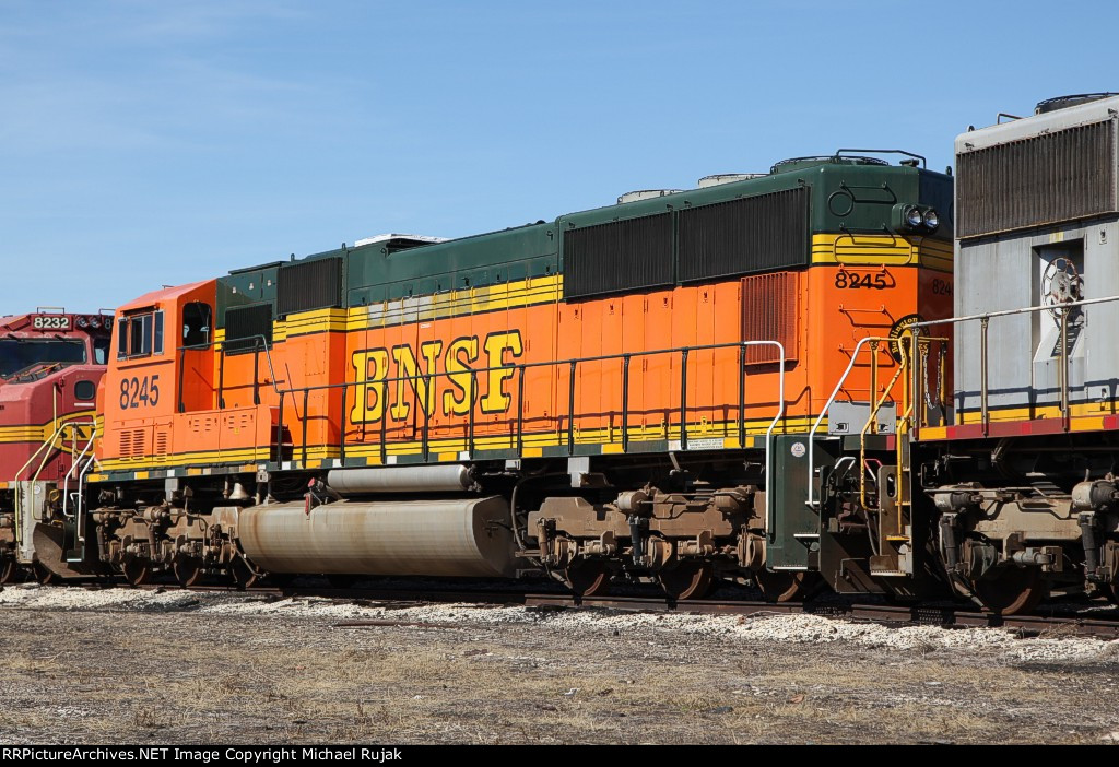 BNSF 8245